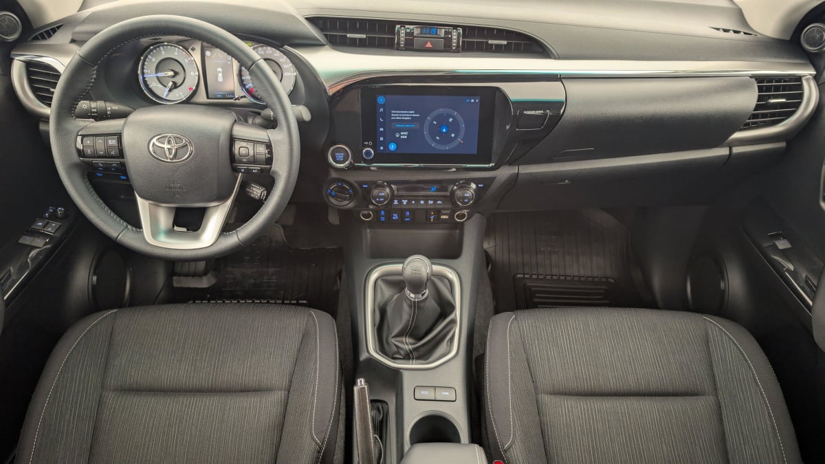 TOYOTA HILUX X-TRA CABINE - HILUX X-TRA CAB 4WD 2.8L 204 D-4D LEGENDE - MEA Automobile